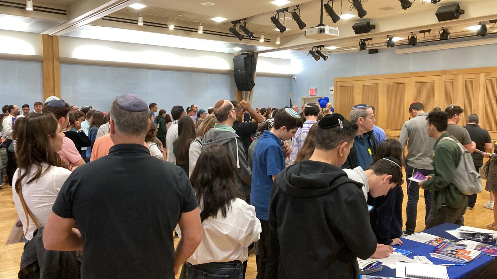 Building Community Abroad: JLIC at the Israeli University & College Fair
